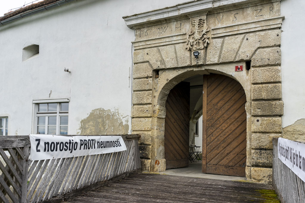 Muzej norosti @ grad Cmurek – SLOVENIA IN COLOURS