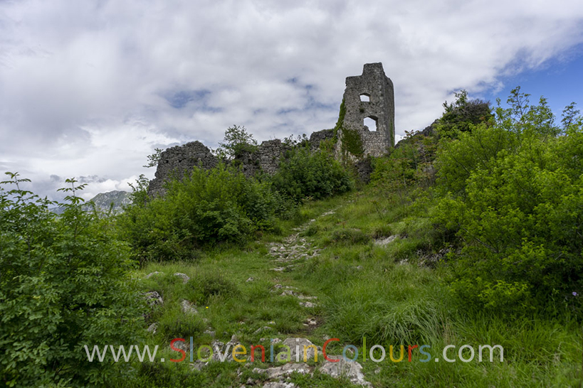 Stari grad nad Vipavo – SLOVENIA IN COLOURS