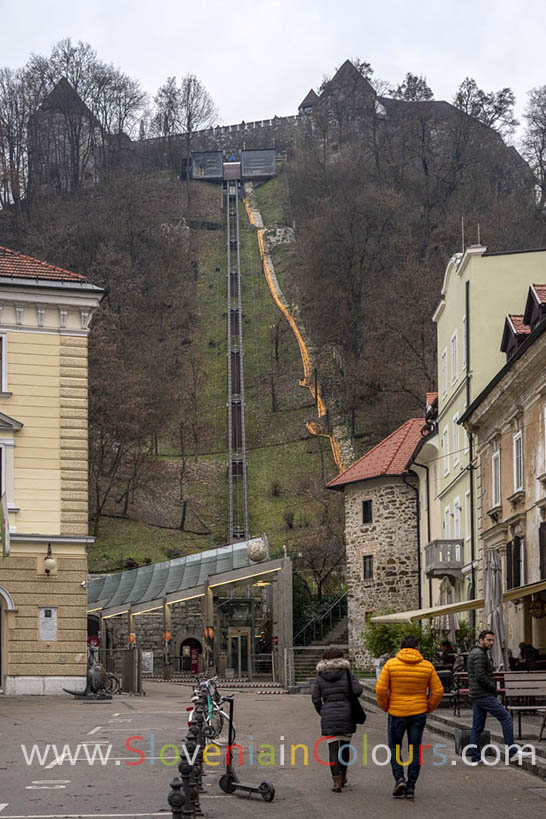 Srednjeveški zid – SLOVENIA IN COLOURS